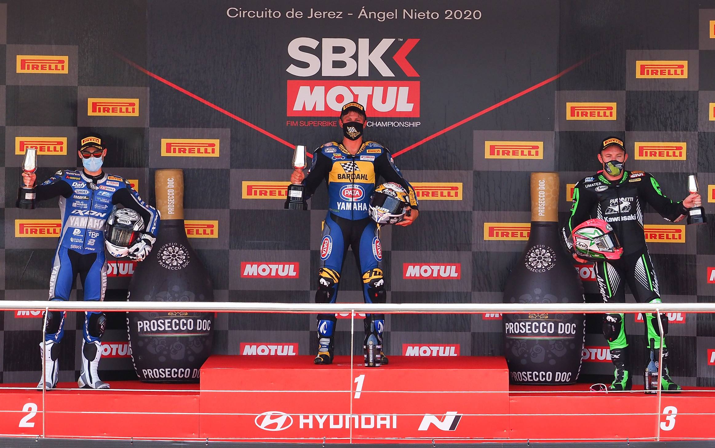 Podium Course 2 WSSP : Jules Cluzel - Yamaha, Andrea Locatelli - Yamaha et Lucas Mahias ...